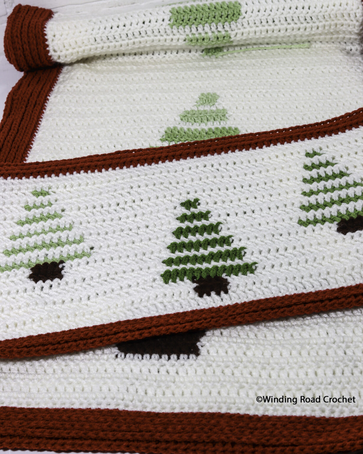 Crochet Table Runner for the Holidays Free Pattern - Winding Road Crochet