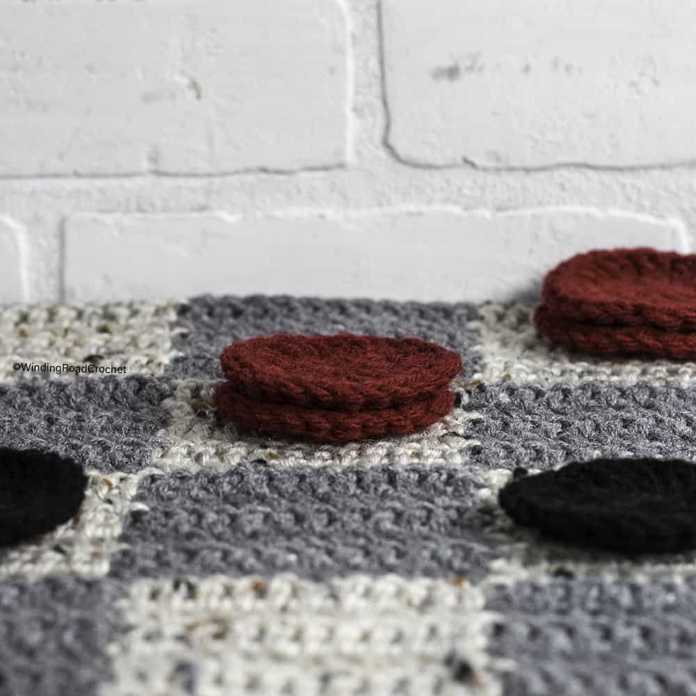 Portable Crochet Checkerboard Pattern: An Easy Giant Game - Winding ...