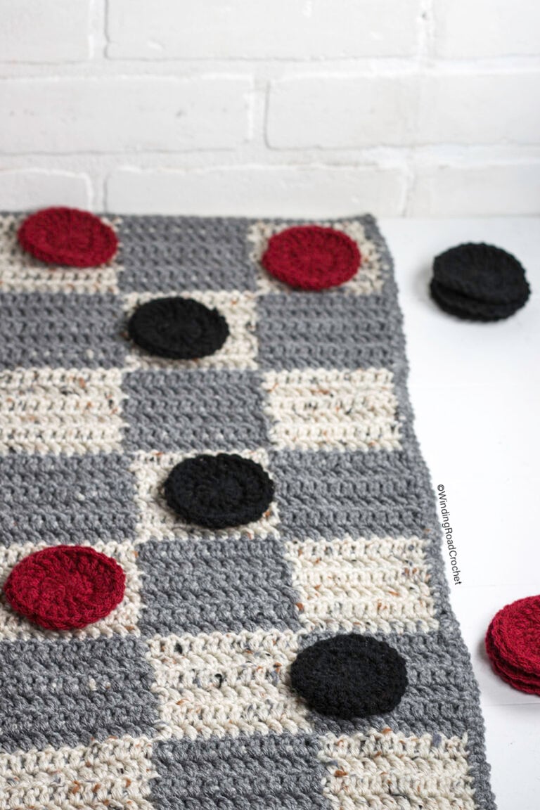Portable Crochet Checkerboard Pattern: An Easy Giant Game - Winding ...