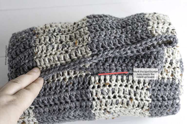 Portable Crochet Checkerboard Pattern: An Easy Giant Game - Winding ...