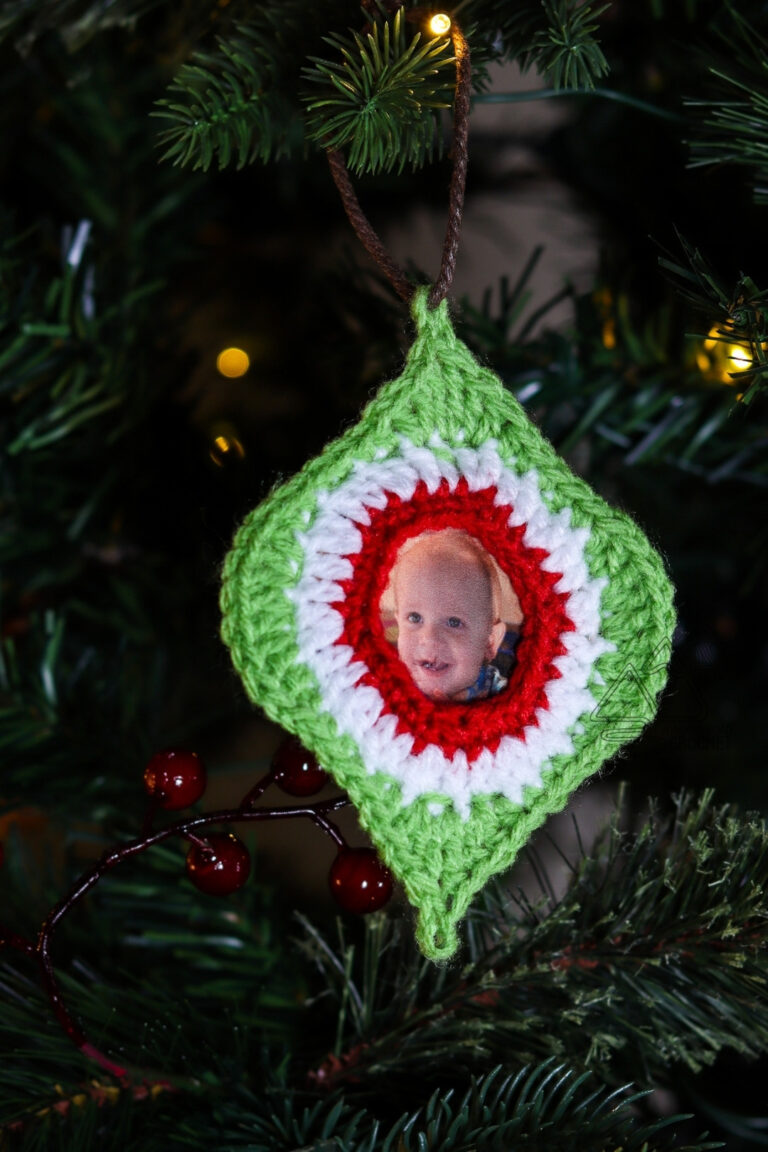 Crochet Photo Ornament Quick Free Crochet Pattern with Video - Winding ...