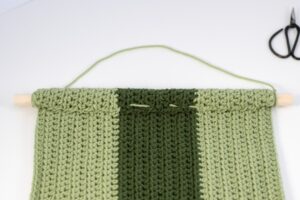 Crochet Pin Banner for Collectors: Free Pattern and Video Tutorial ...